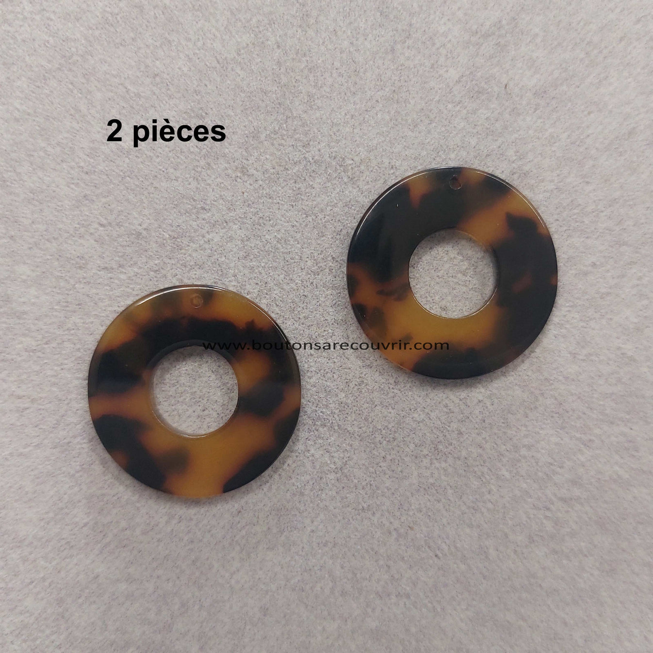 CHYRO | Round acetate charm – Boutons à Recouvrir